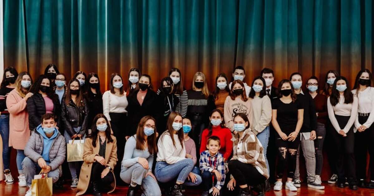 „Liceenii dezbat”, o iniţiativă de nota zece! - ARADON