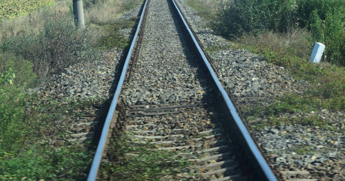 CFR SA: Linia Drobeta Turnu Severin - Caransebeş va fi închisă cinci ...
