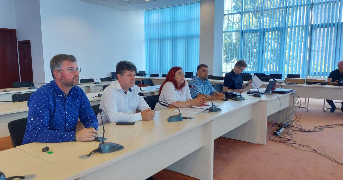 „Adoptă o familie” - proiect pilot în 12 comunități locale din județul ...