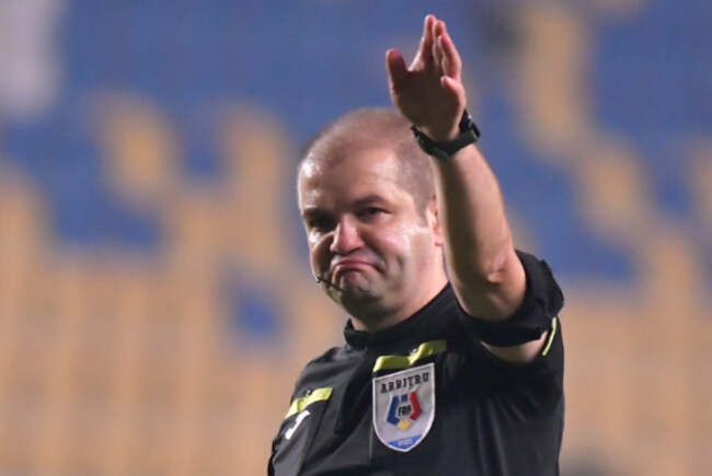 Cătălin Popa fluieră FC Voluntari - UTA! - ARADON