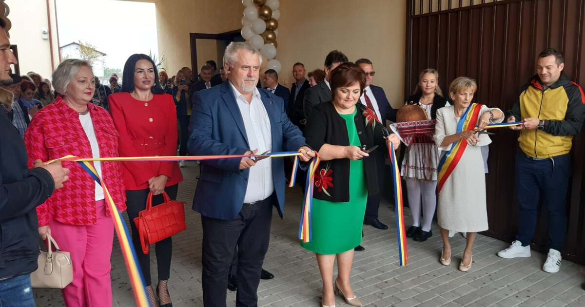 Elevii de la Semlac, aşteptaţi în şcoală nouă - ARADON