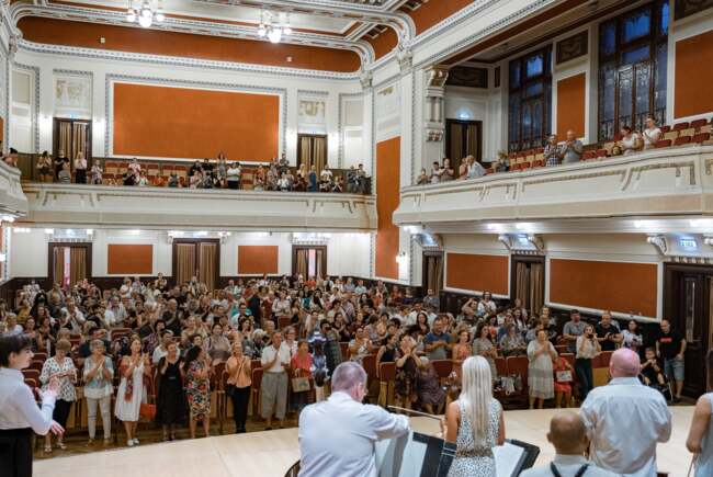 Simfonia nr. 9 a lui Beethoven deschide stagiunea Filarmonicii - ARADON