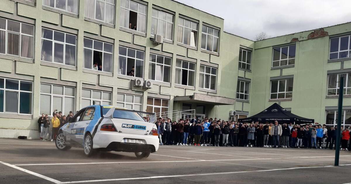FOTO. Demonstraţie de drifturi şi lecţii de conducere la Goldiş - ARADON