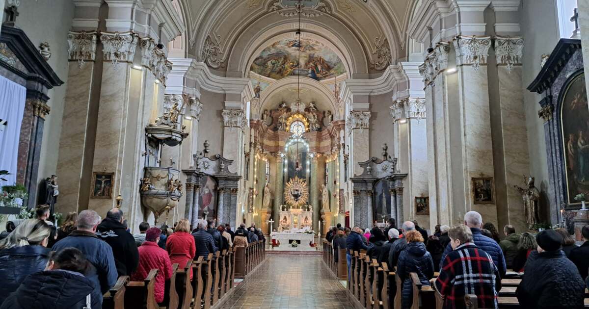 Slujba de Paștele Catolic, la Basilica Papală Maria Radna - ARADON