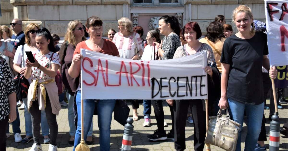 Greva continuă! Profesorii nu au semnat acordul girat de Klaus Iohannis - ARADON