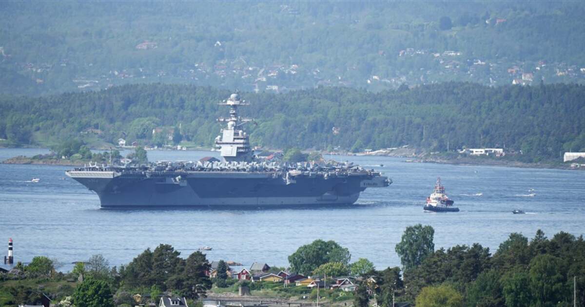 Cea mai mare navă de război din lume face escală la Oslo, iritând ...
