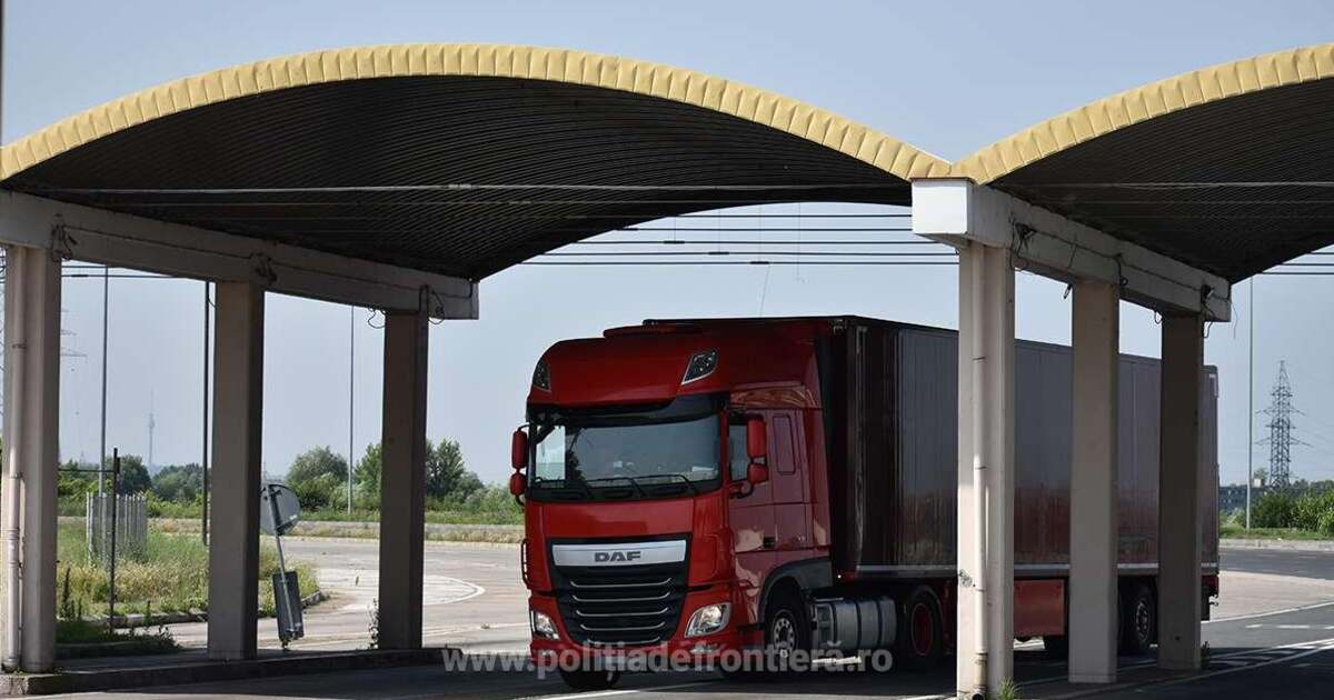 Peste 44 de tone de ambalaje de hârtie și carton, oprite la Nădlac - ARADON