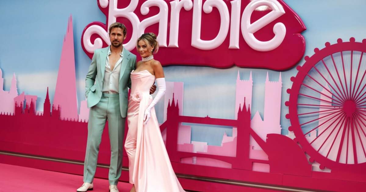 Filmul „Barbie” depăşeşte pragul de un miliard de dolari încasări la ...