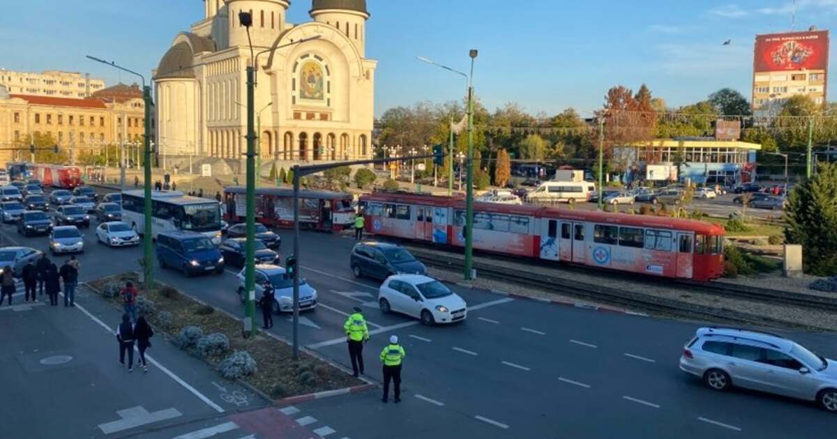 Două tramvaie s-au ciocnit la Podgoria - ARADON