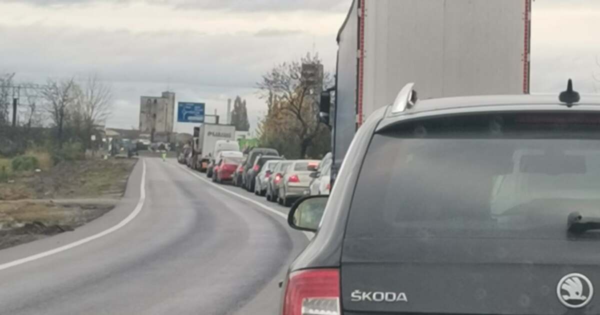 Nod rutier blocat, la intrarea în Arad. Urmează pasajul - ARADON