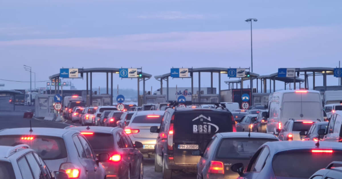 Timpi de aşteptare de aproximativ o oră în vămile Nădlac I şi Nădlac II ...