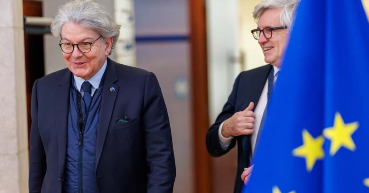 Statele UE au ajuns la un acord asupra primei legi privind inteligenţa ...