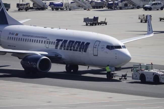 Cursa TAROM Bucureşti-Chişinău, de duminică, seara a înregistrat peste ...