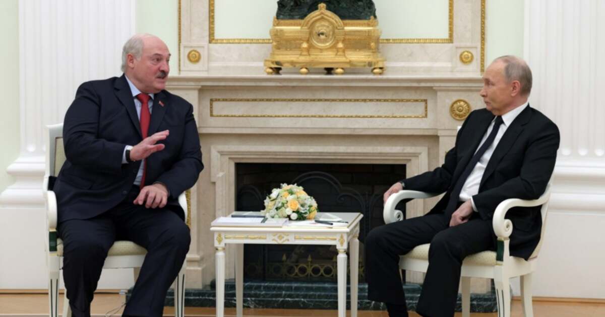 Lukashenko i s-a plâns lui Putin de ameninţarea din partea Occidentului - ARADON
