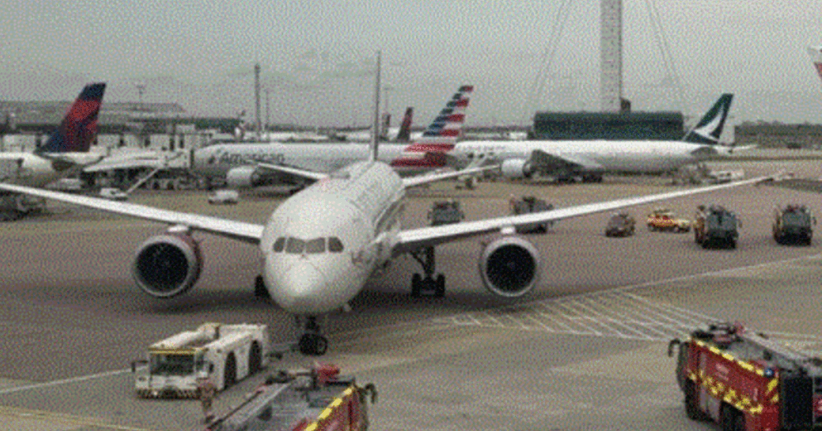 Două avioane s-au ciocnit la sol pe aeroportul Heathrow - ARADON