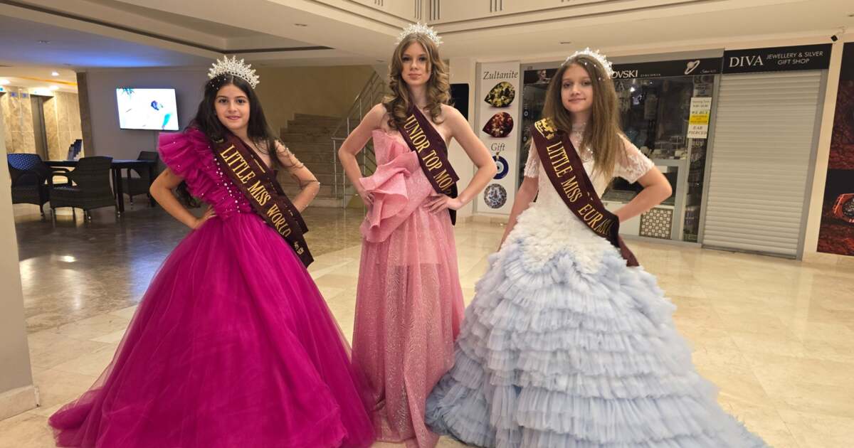 O mulţime de premii obţinute la concursul Little Miss & Mister World ...