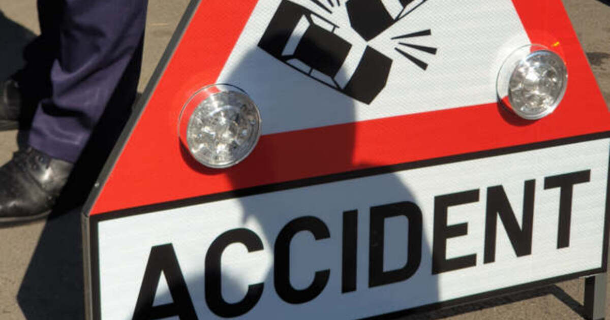 Impact între o maşină şi o autoutilitară pe autostrada A1 - ARADON