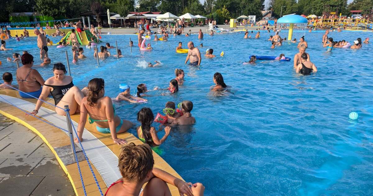 Ștrandul Neptun din Arad, în topul celor mai bune ștranduri și aqua park-uri publice din țară ...