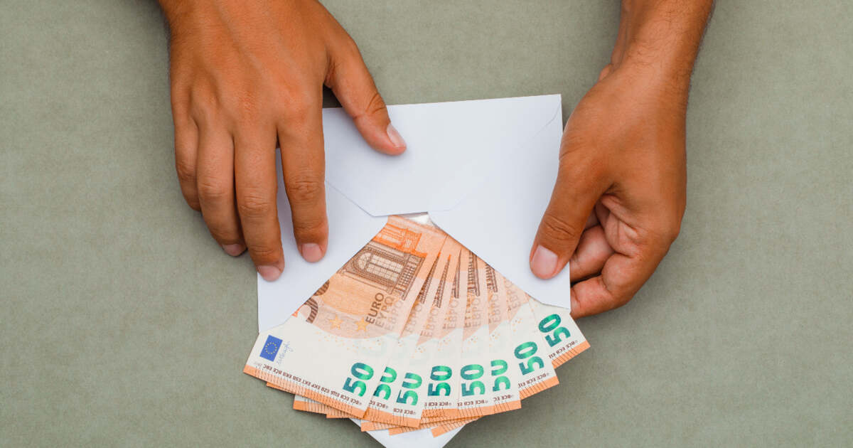 Directorii din Arad, cu plicul la partid - ARADON