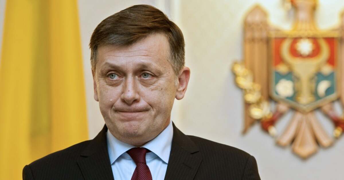 Liderii coaliției au constituit alianța electorală „România înainte” în ...