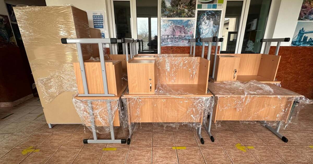 191 de săli de clasă din 17 școli din județul Arad își schimbă ...