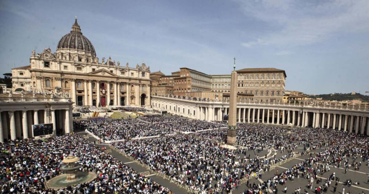 De la „Extra omnes” la fum alb. Regulile conclavului pentru alegerea unui nou papă - ARADON