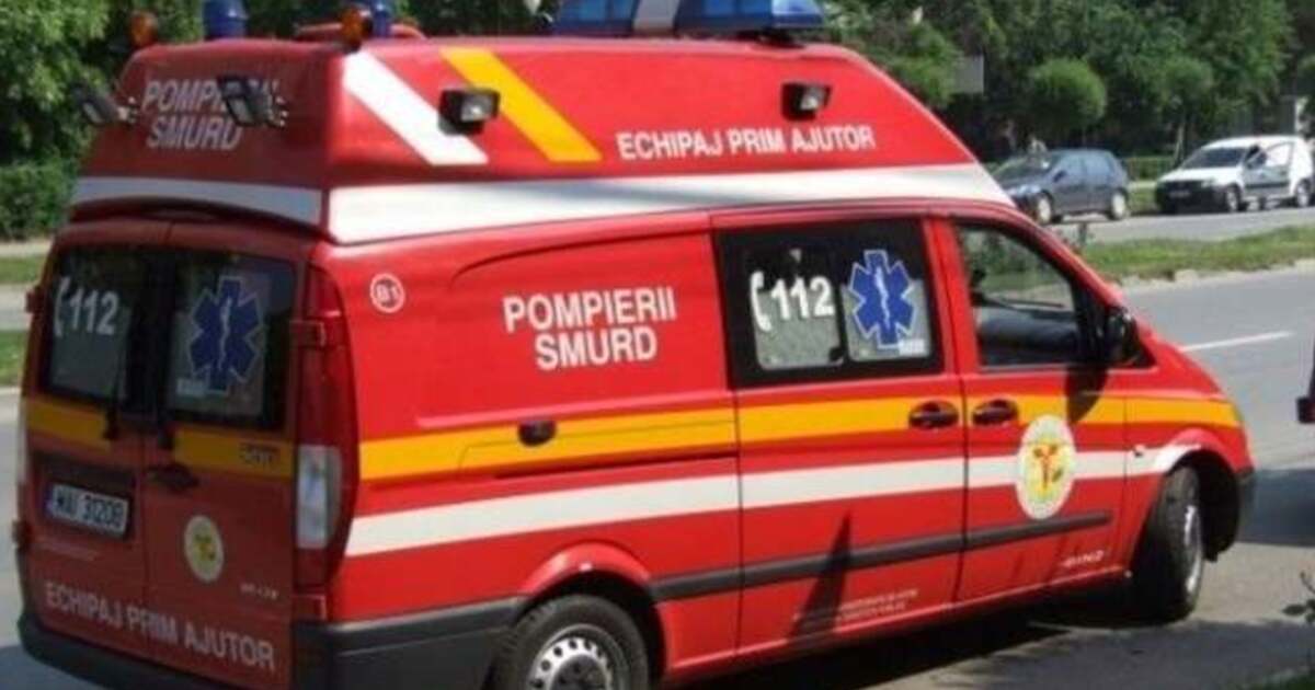 Autoturism intrat în copac, pe centura municipiului; posibilă victimă ...