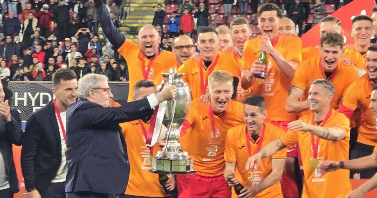 FOTO/VIDEO. CFR Cluj a primit Cupa României pe Arena „Francisc Neuman ...