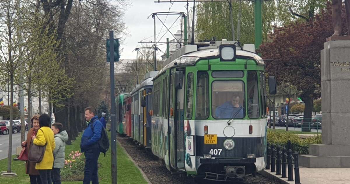 Autobuze vechi de 15 ani și tramvaie vechi de 35 de ani, în Arad - ARADON