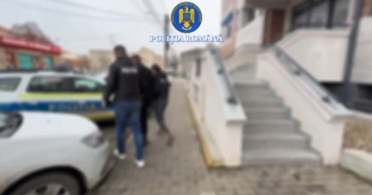 A păcălit mai multe firme cu cecuri false - ARADON