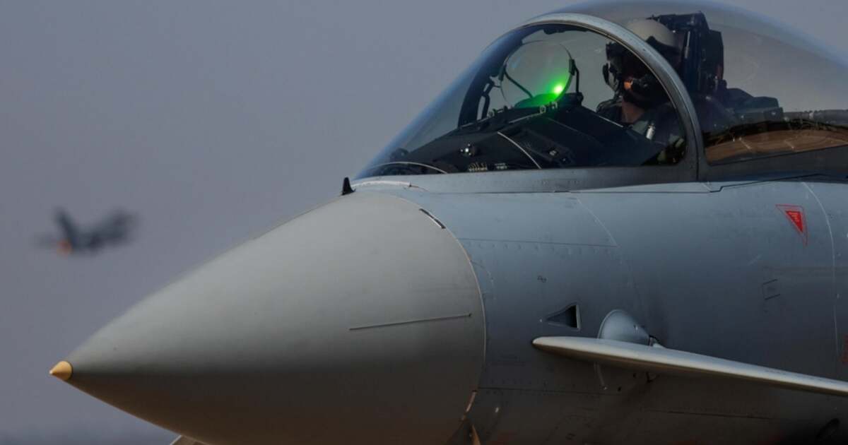 Patru avioane Eurofighter Typhoon ale Forțelor Aeriene Italiene au ...