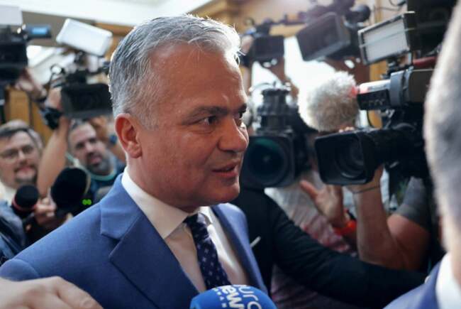 Adrian Veştea şi-a anunţat intenţia de a candida pentru funcţia de ...